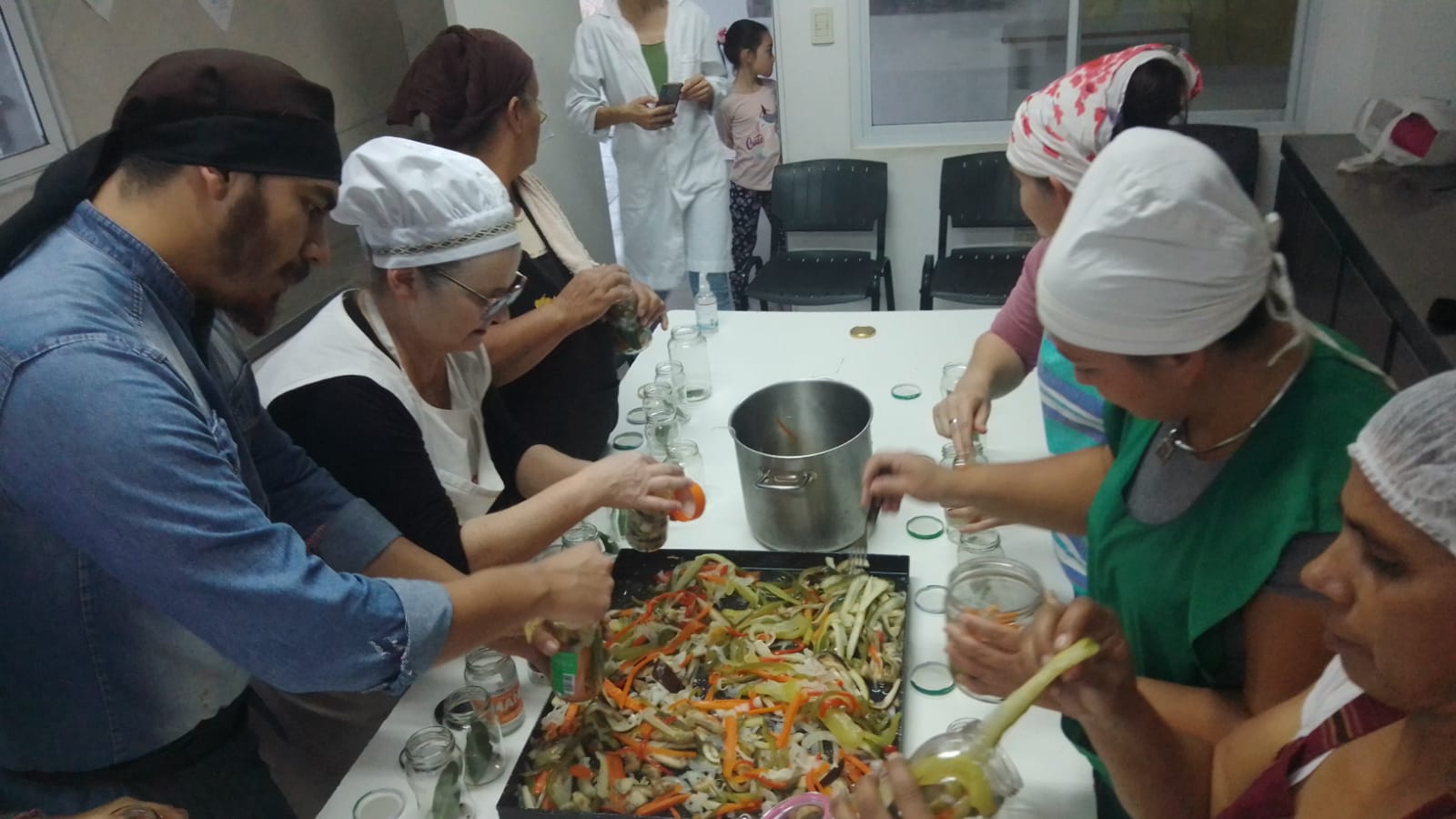 Saberes y prácticas en la elaboración de alimentos - Facultad de ...